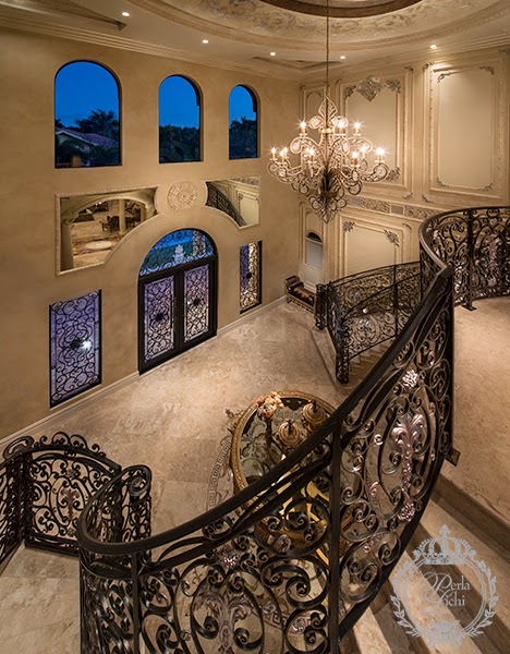 The Perla Lichi - Home and Courtyard